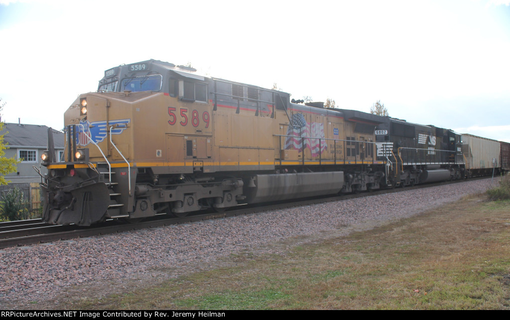 UP 5589 & NS 6802 (1)